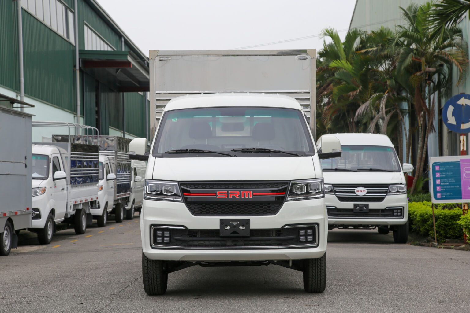 Xe Tải Van SRM X30 V5 5 chỗ | Giá xe SRM X30 Ưu Đãi